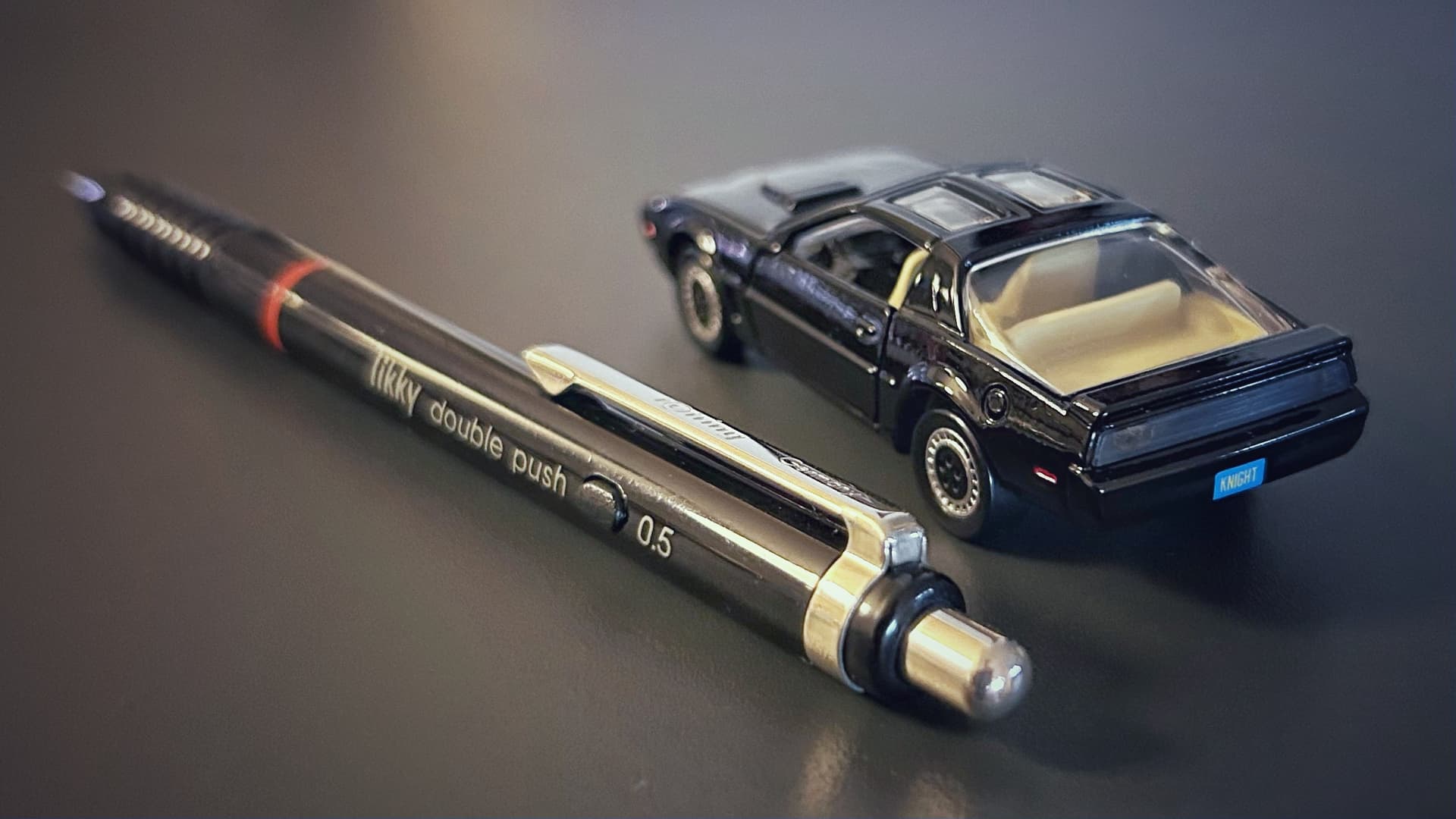 K.I.T.T. vs Tikky - Collection Photos and Videos - Knockology ...